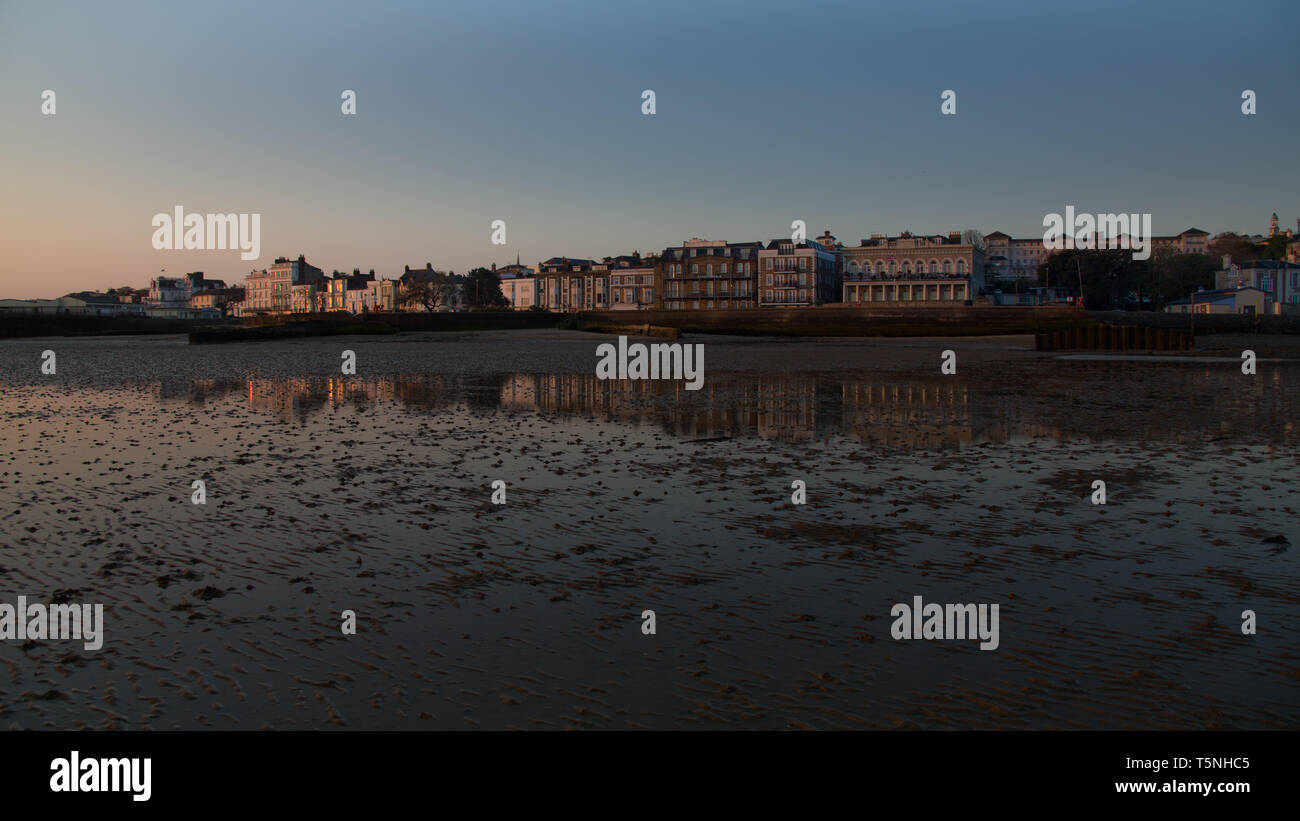 Seafront at ryde hi-res stock photography and images - Alamy