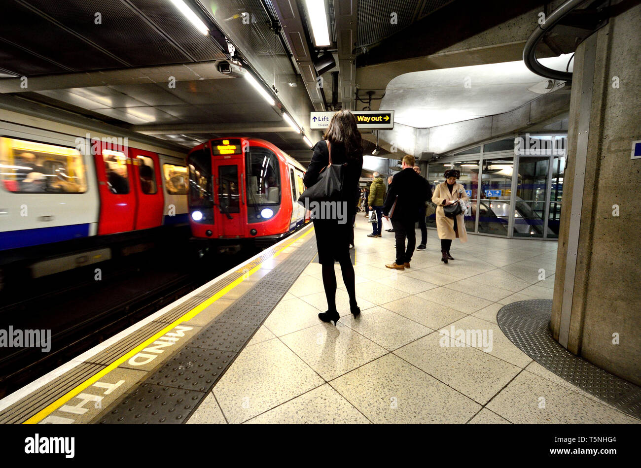 London, England, UK. Platform at Westminster Underground station ...