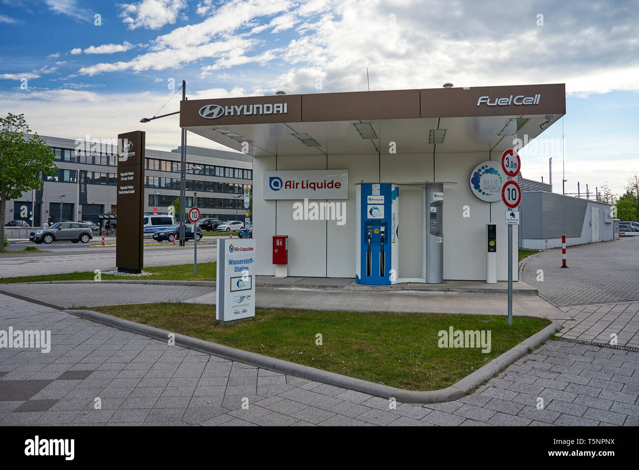 Hydrogen filling station hi-res stock photography and images - Alamy