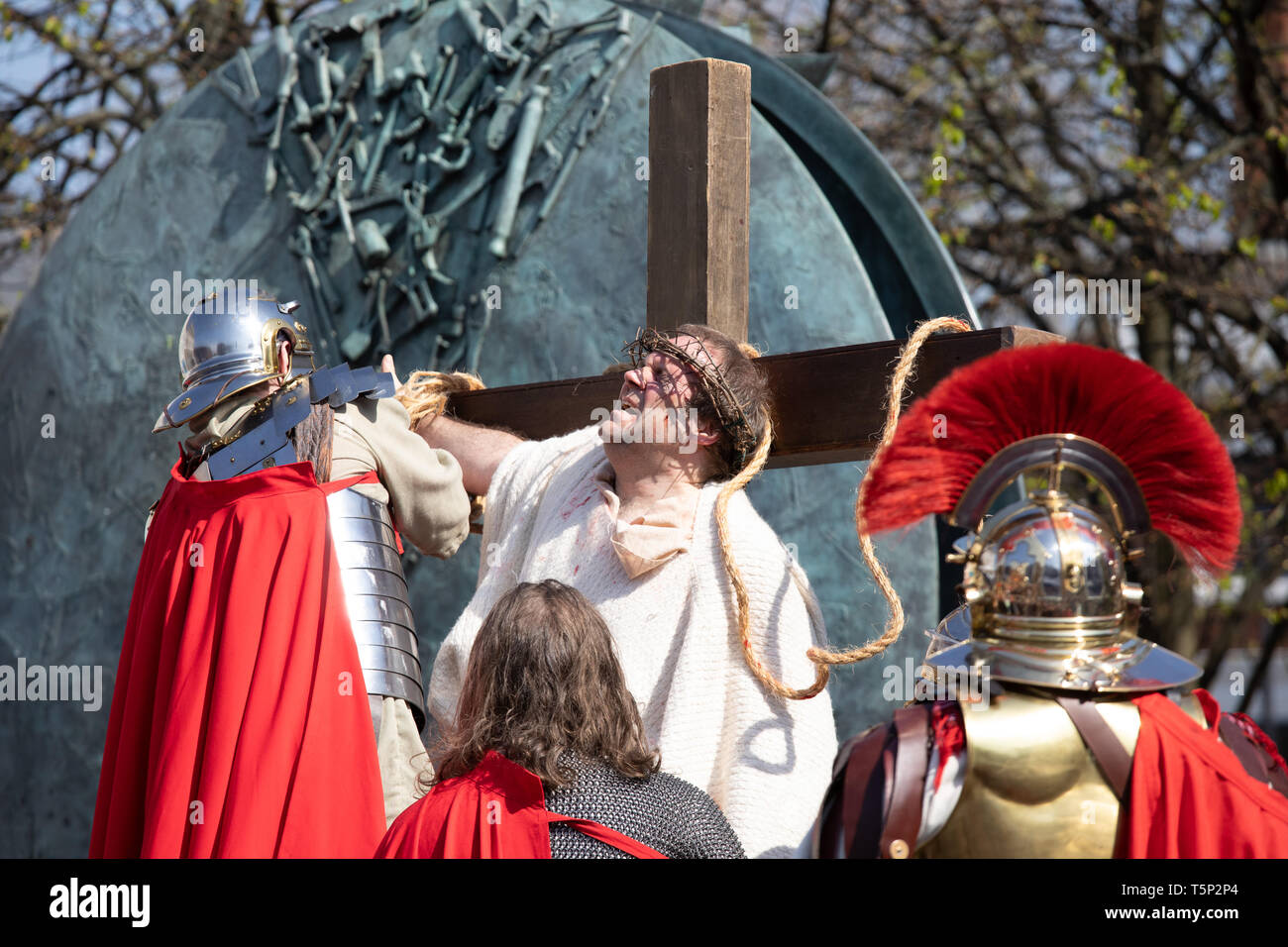 Jesus walking cross hi-res stock photography and images - Alamy