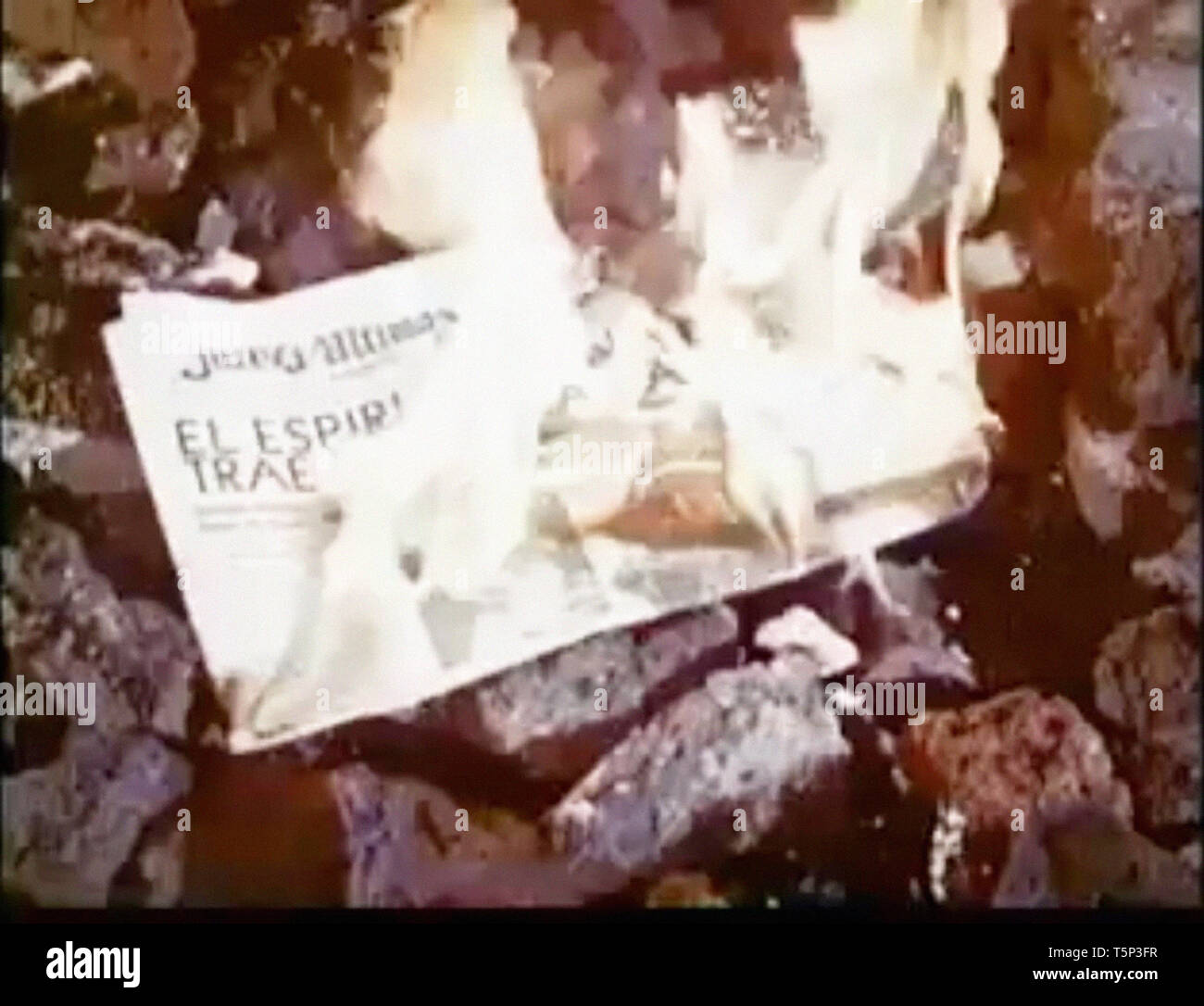 News paper burning hi-res stock photography and images - Alamy