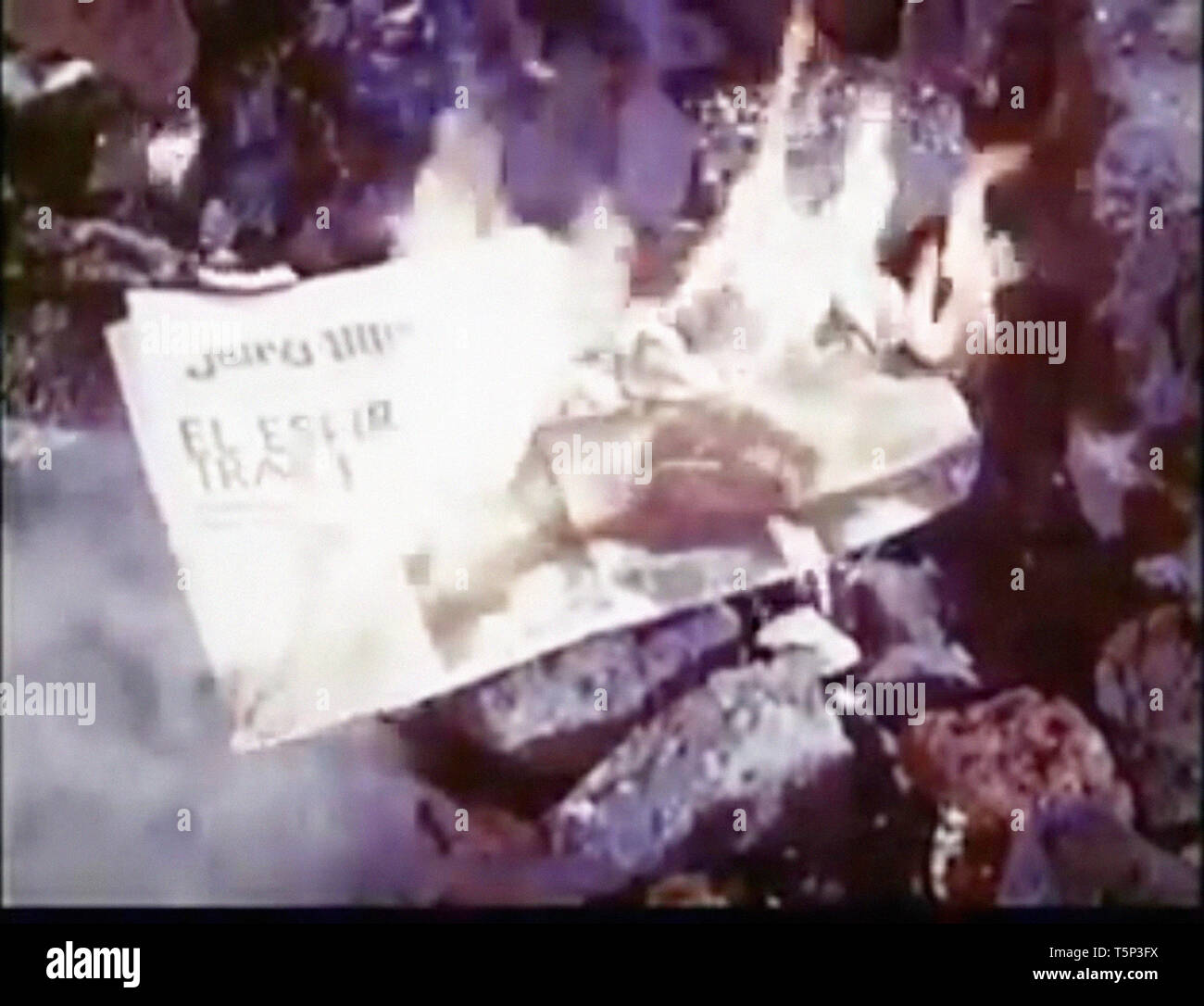 Tent reading newspaper hi-res stock photography and images - Alamy