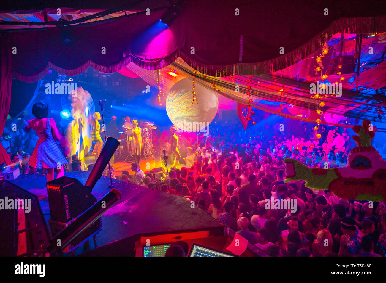 Party ibiza pacha hi-res stock photography and images - Alamy