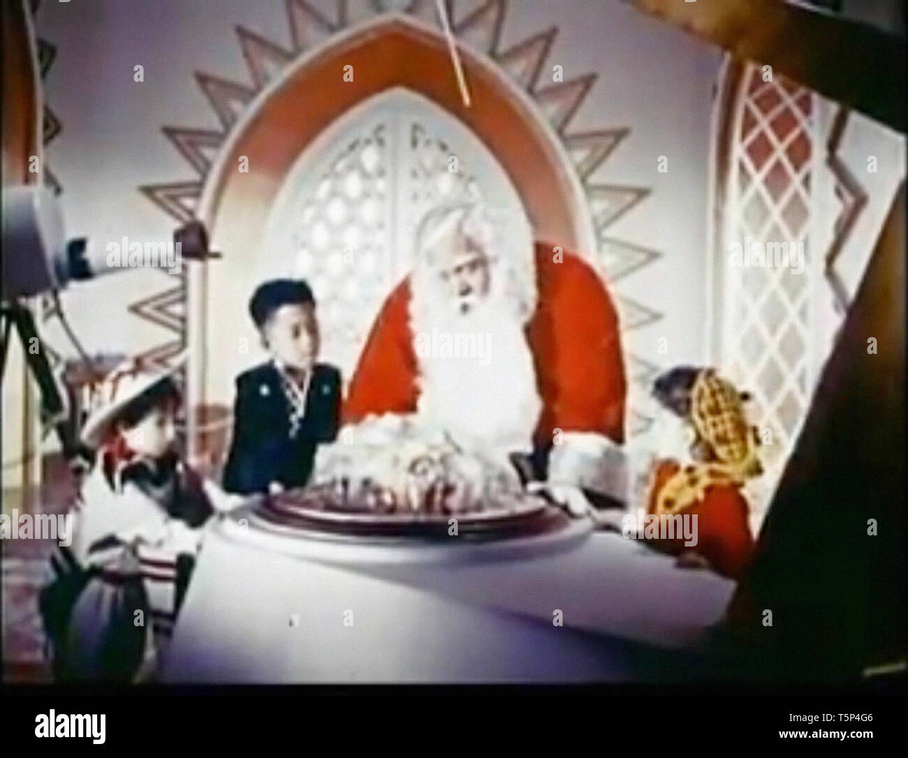 Santa reindeer 1950s hi-res stock photography and images - Alamy