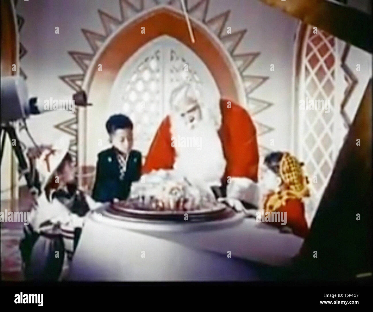 Santa reindeer 1950s hi-res stock photography and images - Alamy