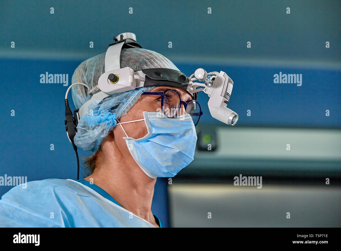 Surgical headlight hi-res stock photography and images - Alamy