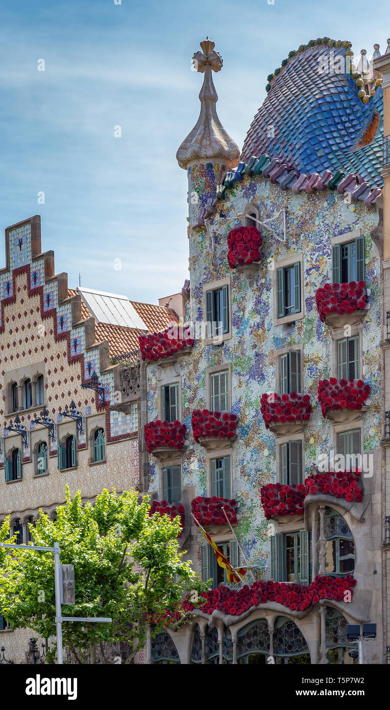 Building with facade in rose hi-res stock photography and images - Alamy