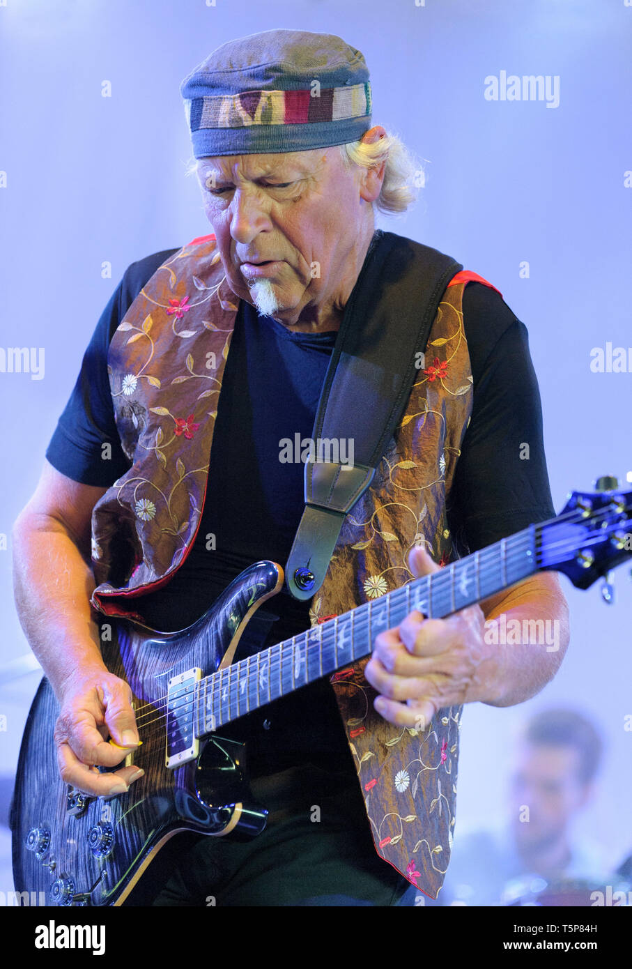 Martin barre hi-res stock photography and images - Alamy