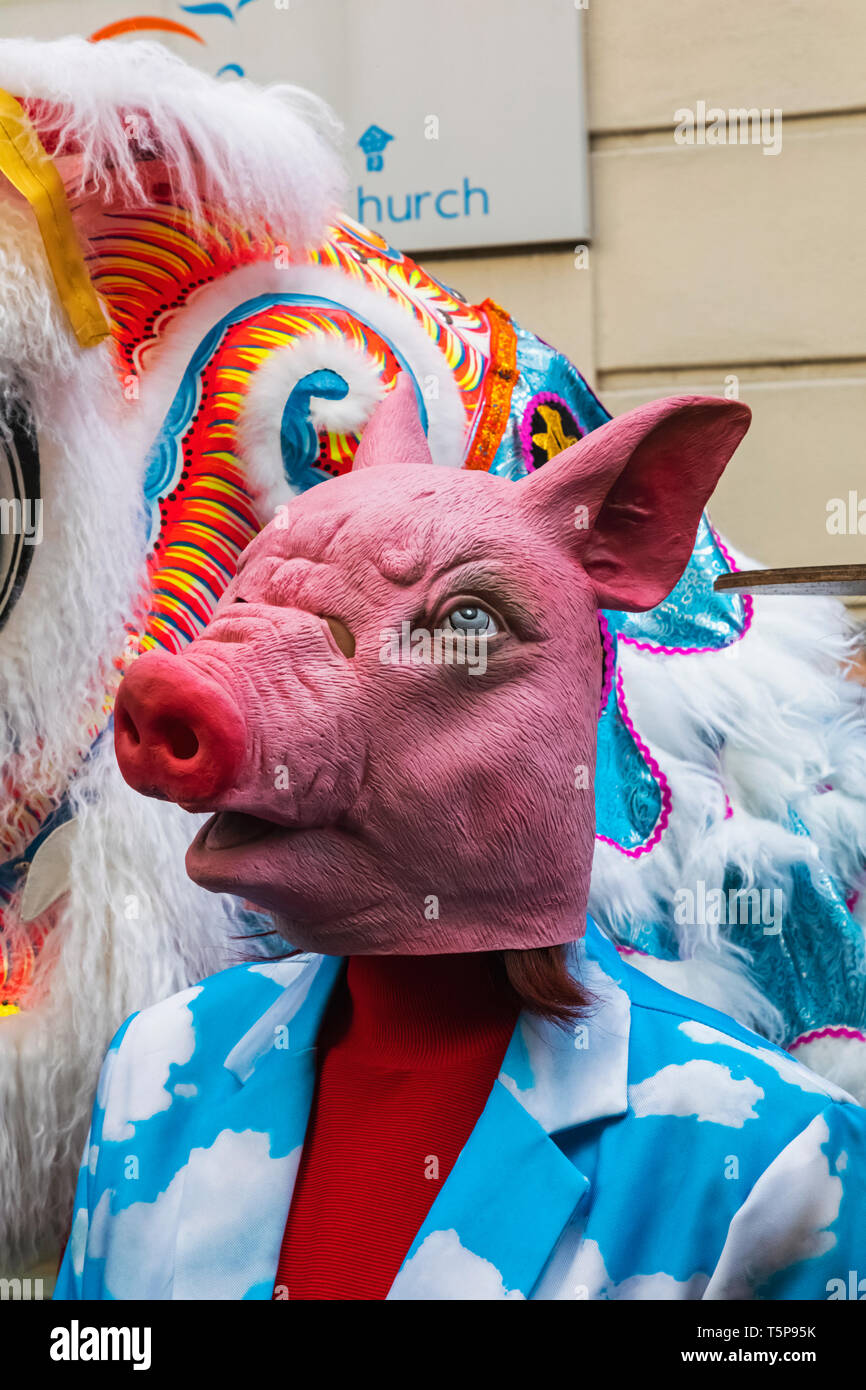 Chinese mask pig hi-res stock photography and images - Alamy