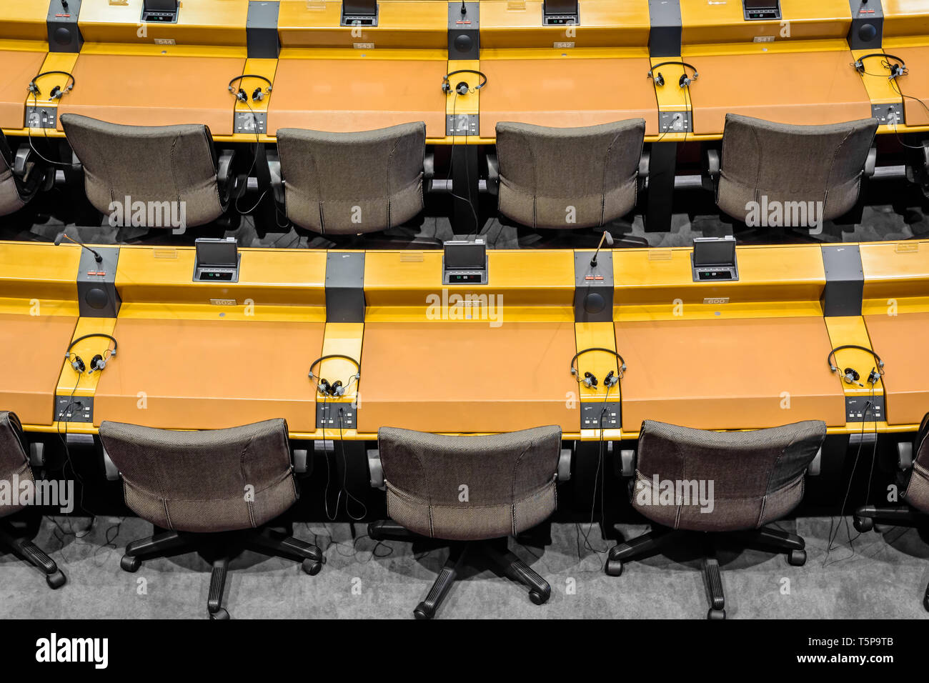 Row desks hi-res stock photography and images - Alamy