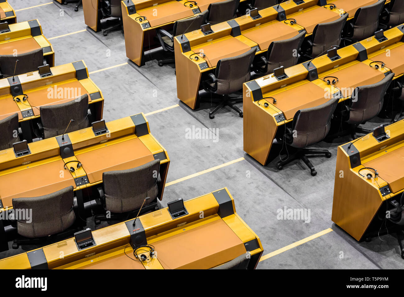 Empty parliament building hi-res stock photography and images - Alamy