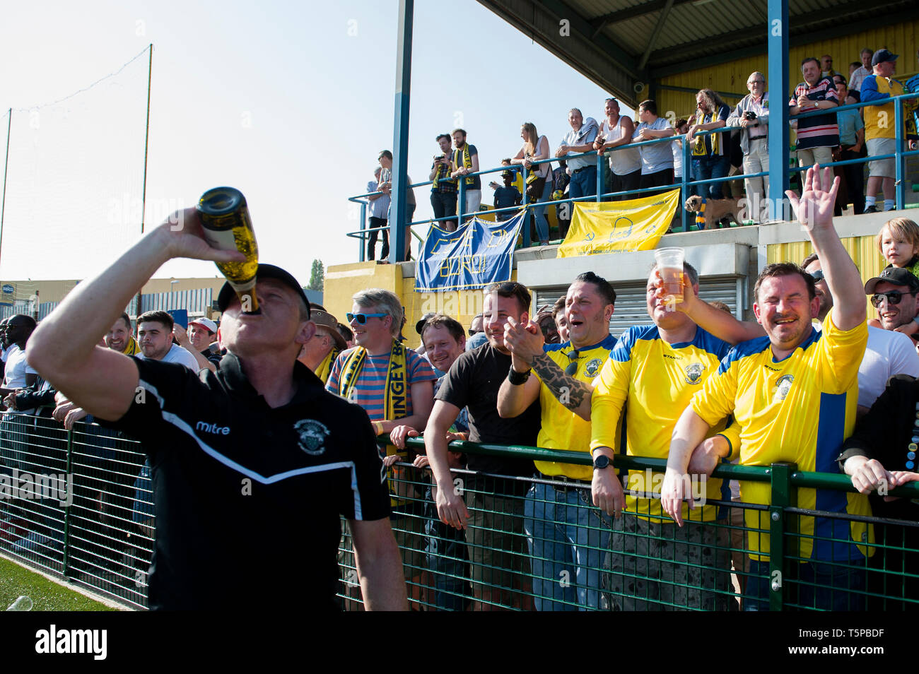 Earning fans hi-res stock photography and images - Alamy