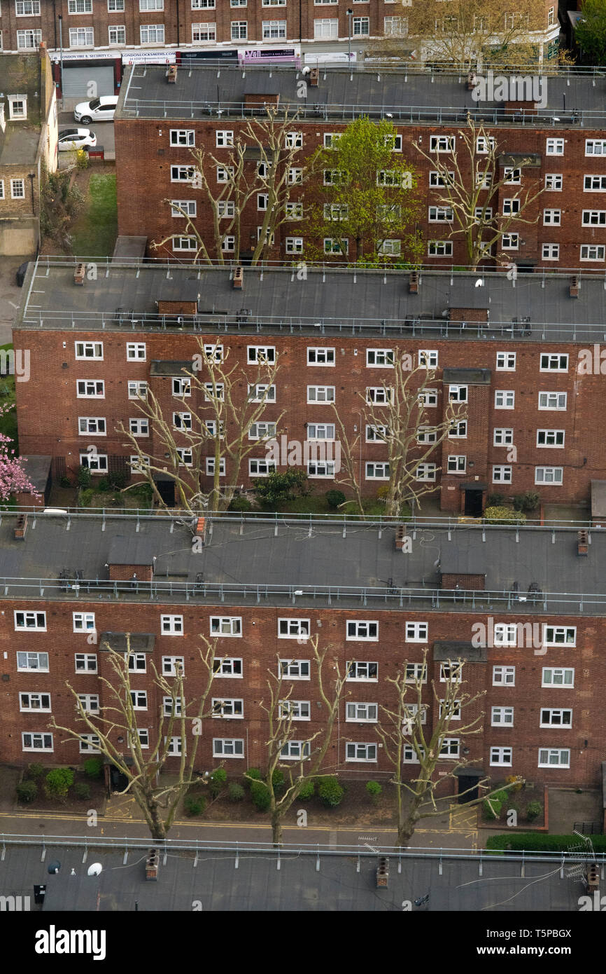 Roof top view residential london street hi-res stock photography and ...