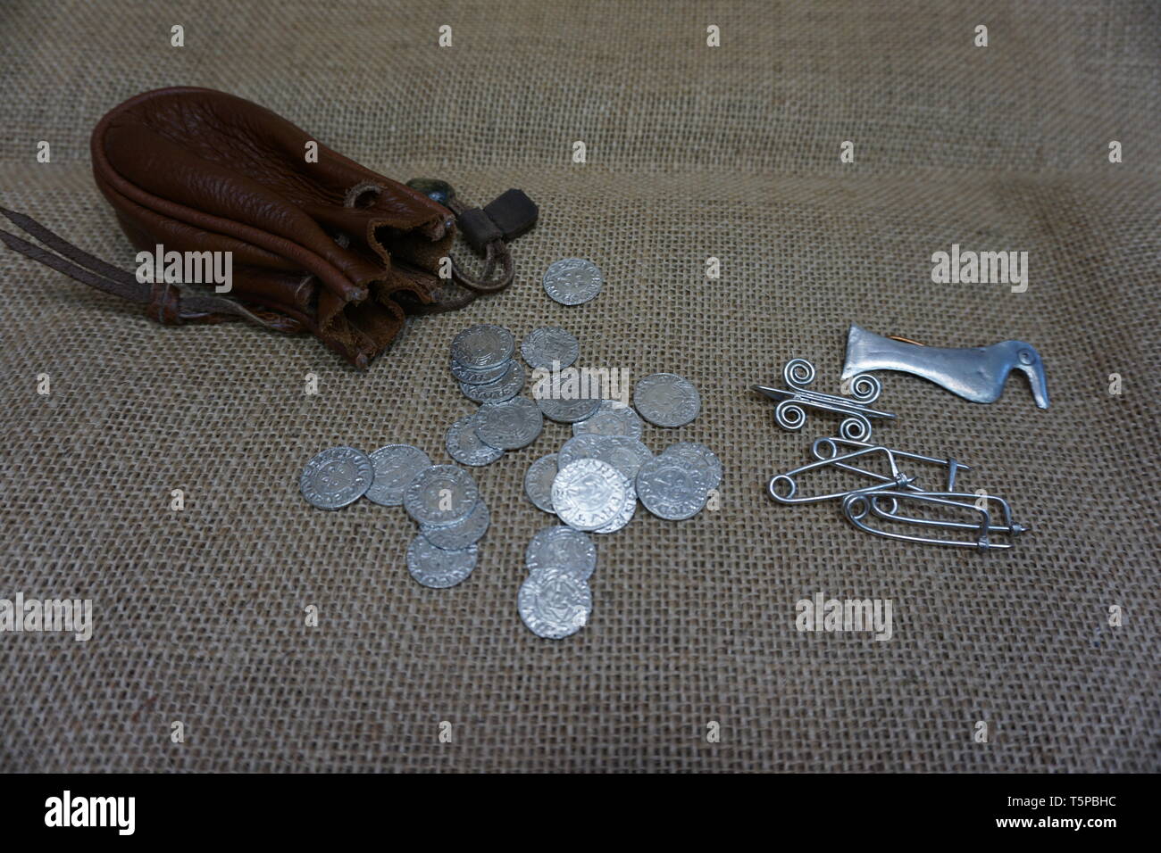 Zoomorphic brooch hi-res stock photography and images - Alamy