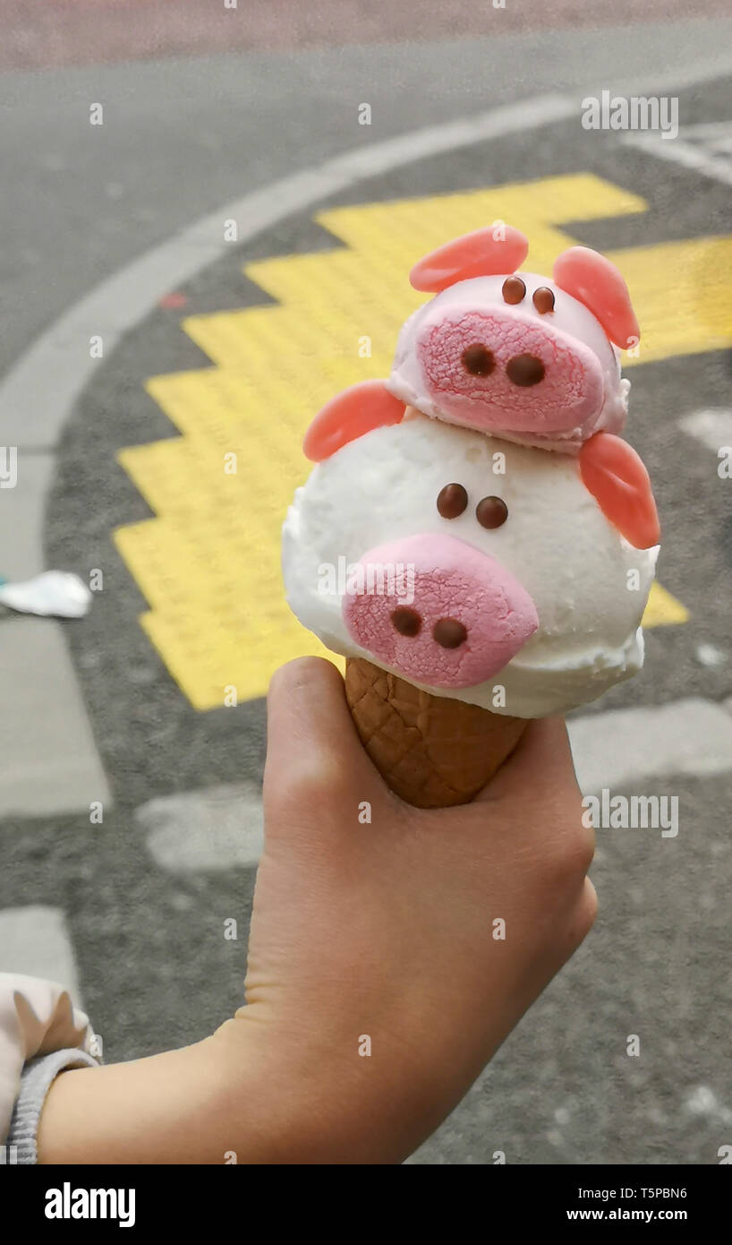 Animal shaped ice cream hi-res stock photography and images - Alamy