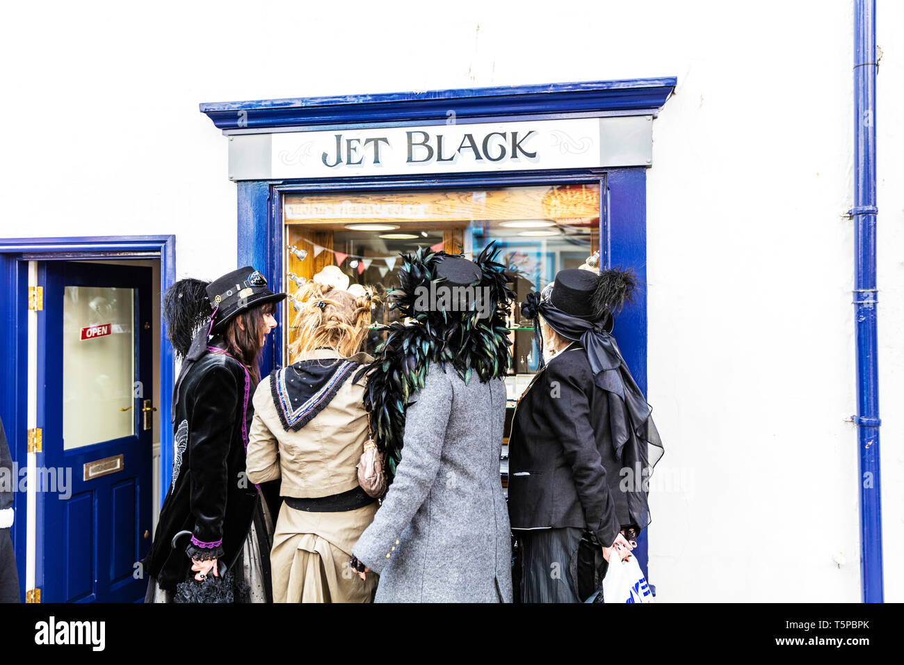 Whitby jet shop hi-res stock photography and images - Alamy