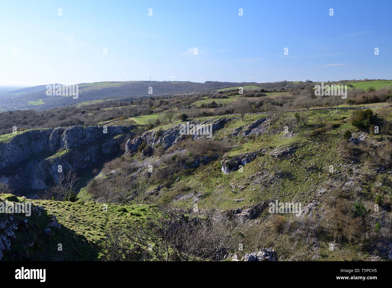 View of Cheddar gorge in Somerset Stock Photo - Alamy