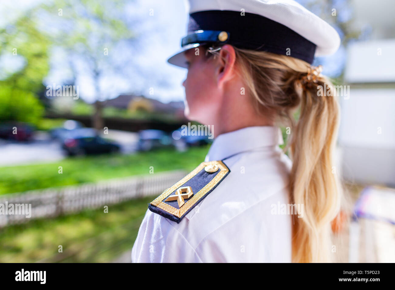 Woman in a military uniform of german Bundeswehr Stock Photo - Alamy