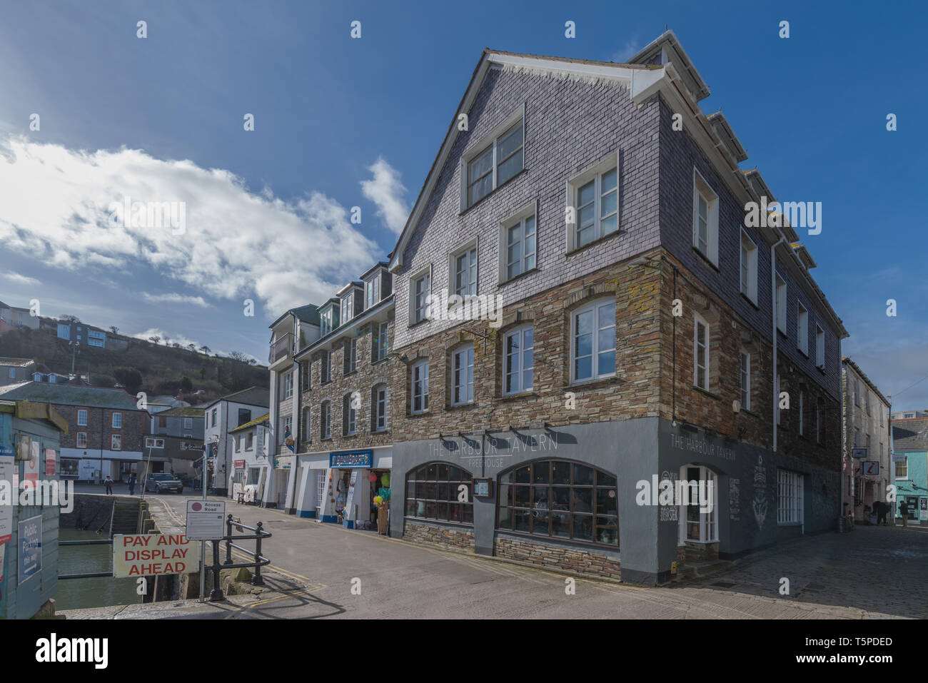 Mevagissey cornwall pub hi-res stock photography and images - Alamy