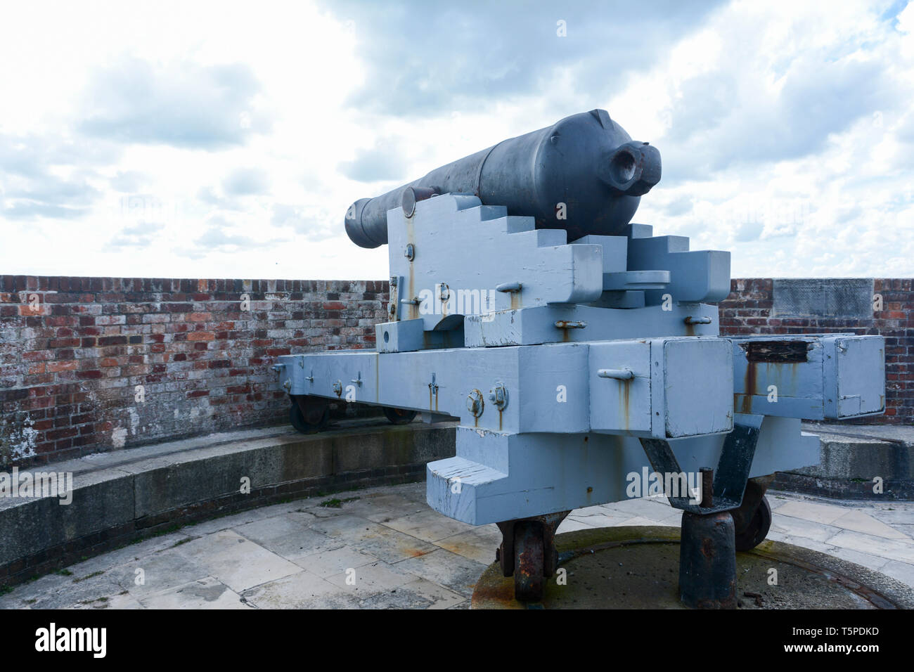 64 pounder gun at Henry VIII's Southsea Castle, Clarence Esplanade ...