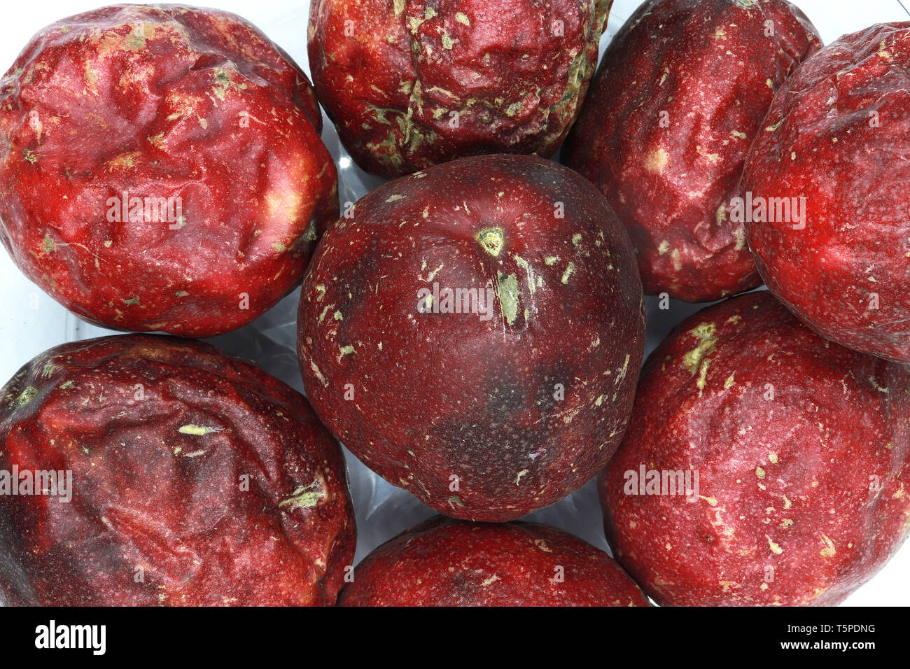 Passion fruit isolated. Whole passion fruit background texture Stock ...
