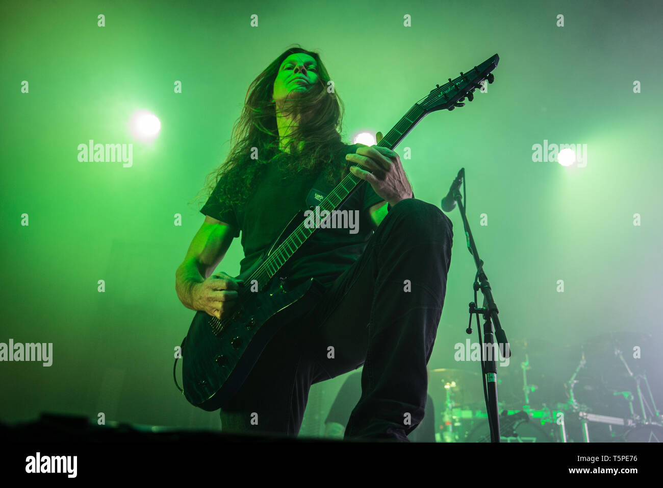 In flames live concert hi-res stock photography and images - Alamy