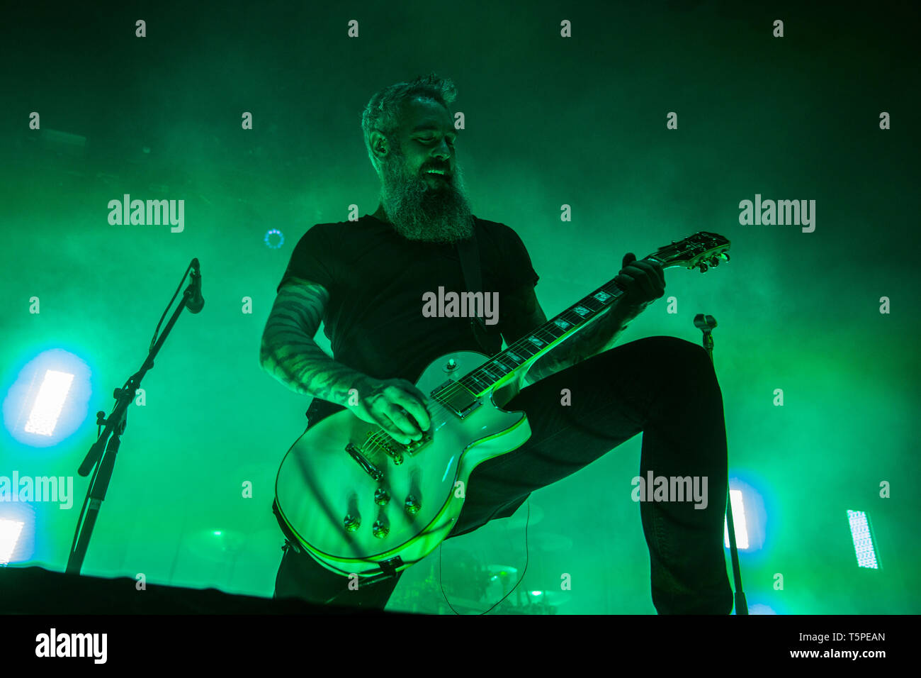 In flames live concert hi-res stock photography and images - Alamy