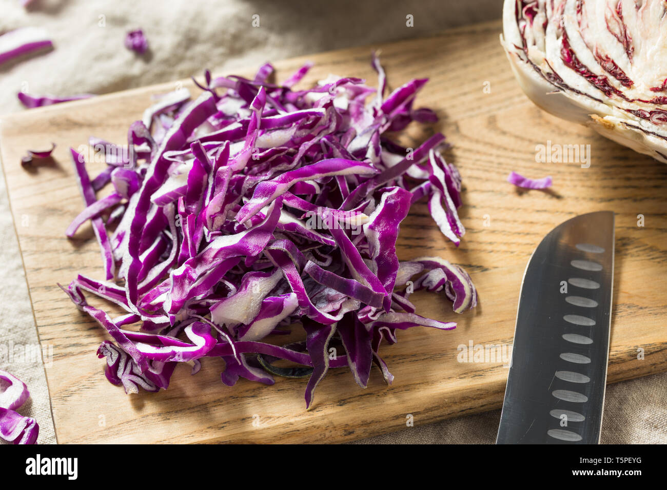 Shredded red cabbage hi-res stock photography and images - Alamy