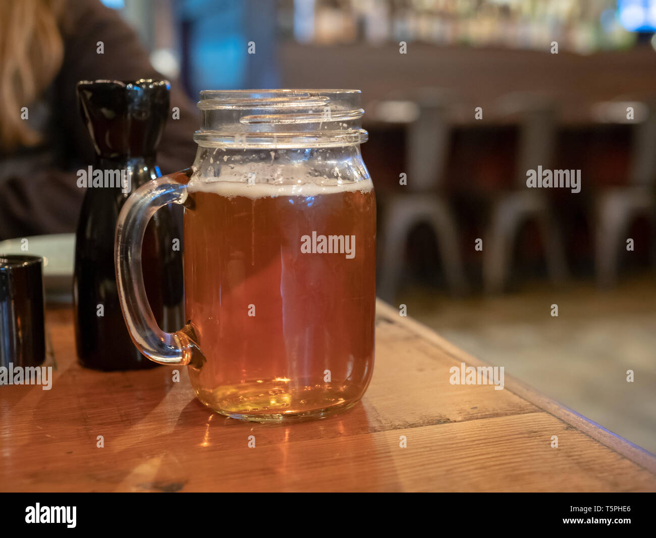 Amber beer hi-res stock photography and images - Alamy