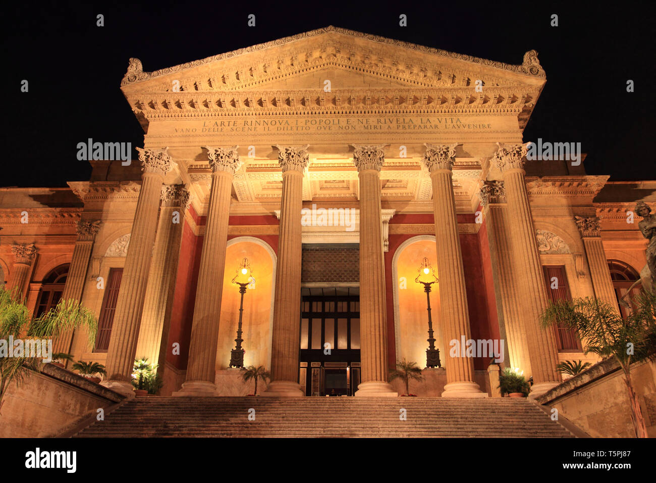 Palermo night hi-res stock photography and images - Alamy