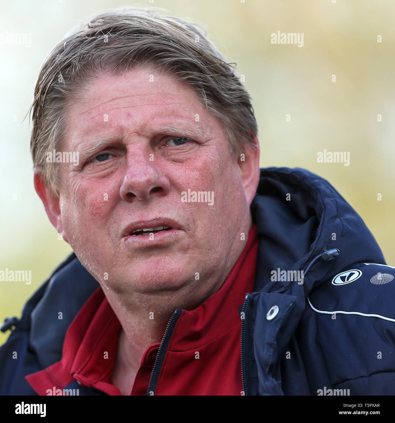 Assistant trainer telstar hi-res stock photography and images - Alamy