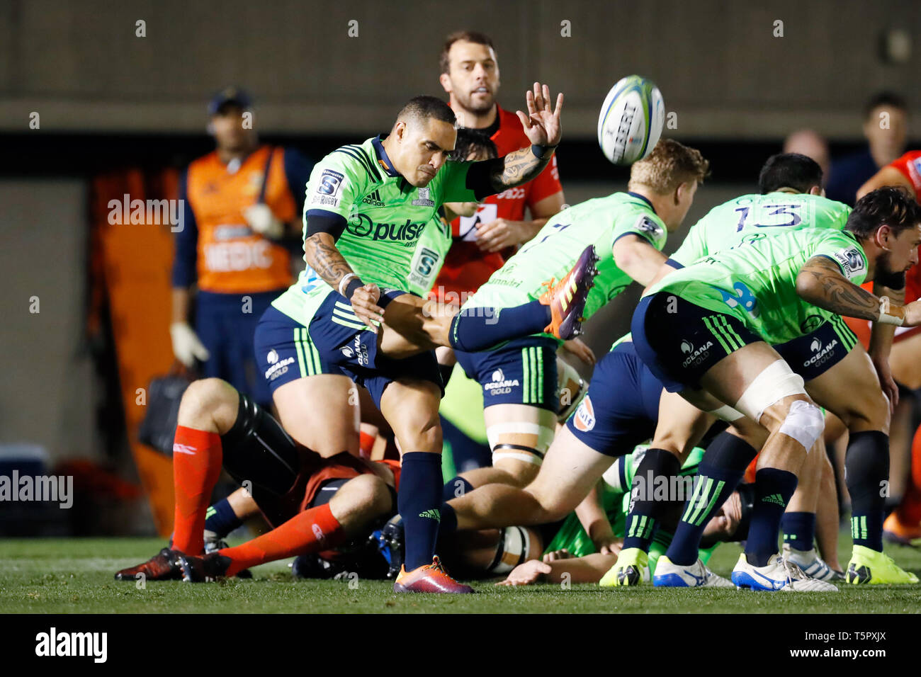 Aaron smith highlanders rugby hi-res stock photography and images - Alamy
