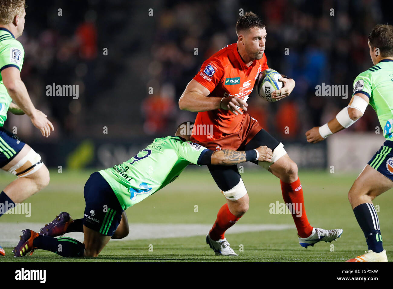 Tokyo, Japan. 26th Apr, 2019. (L to R) Aaron Smith (Highlanders), Grant ...