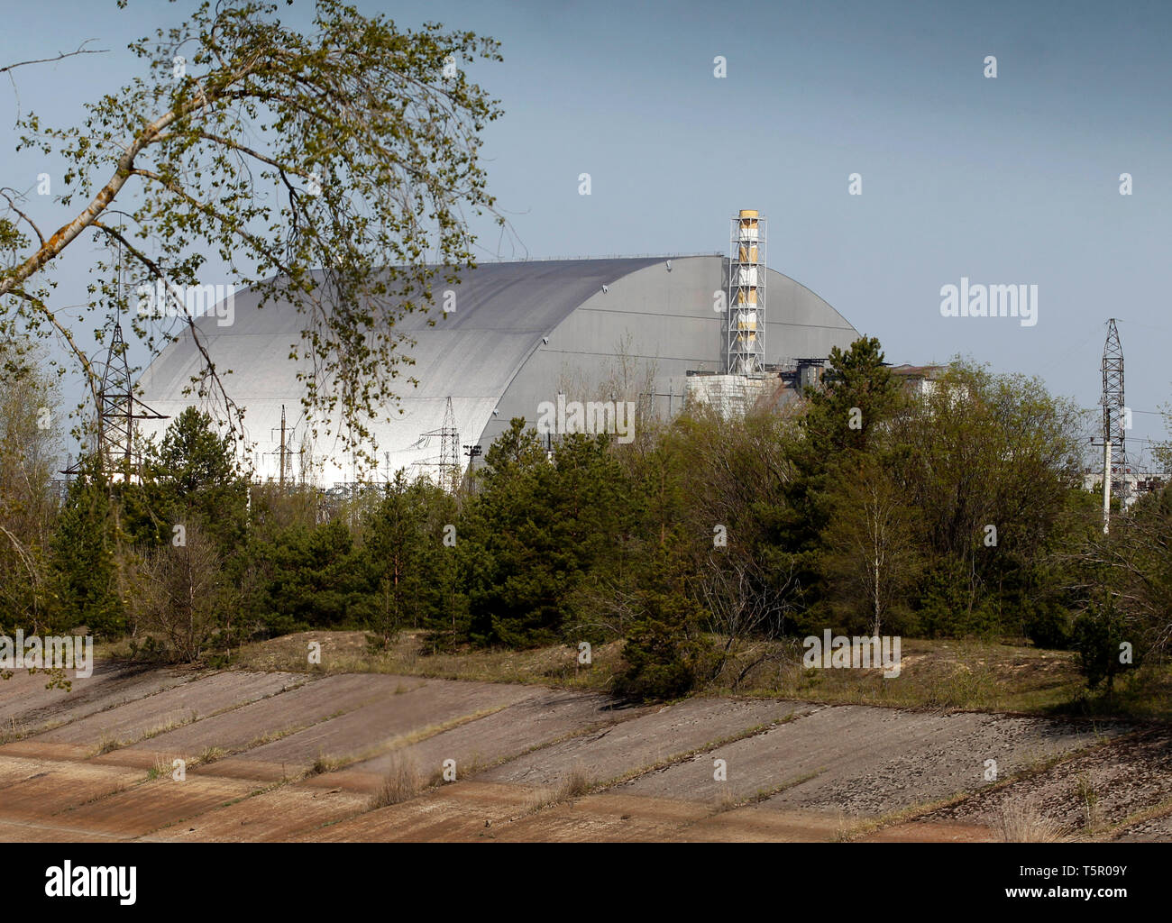The general view of the New Safe Confinement covering the 4th block of ...