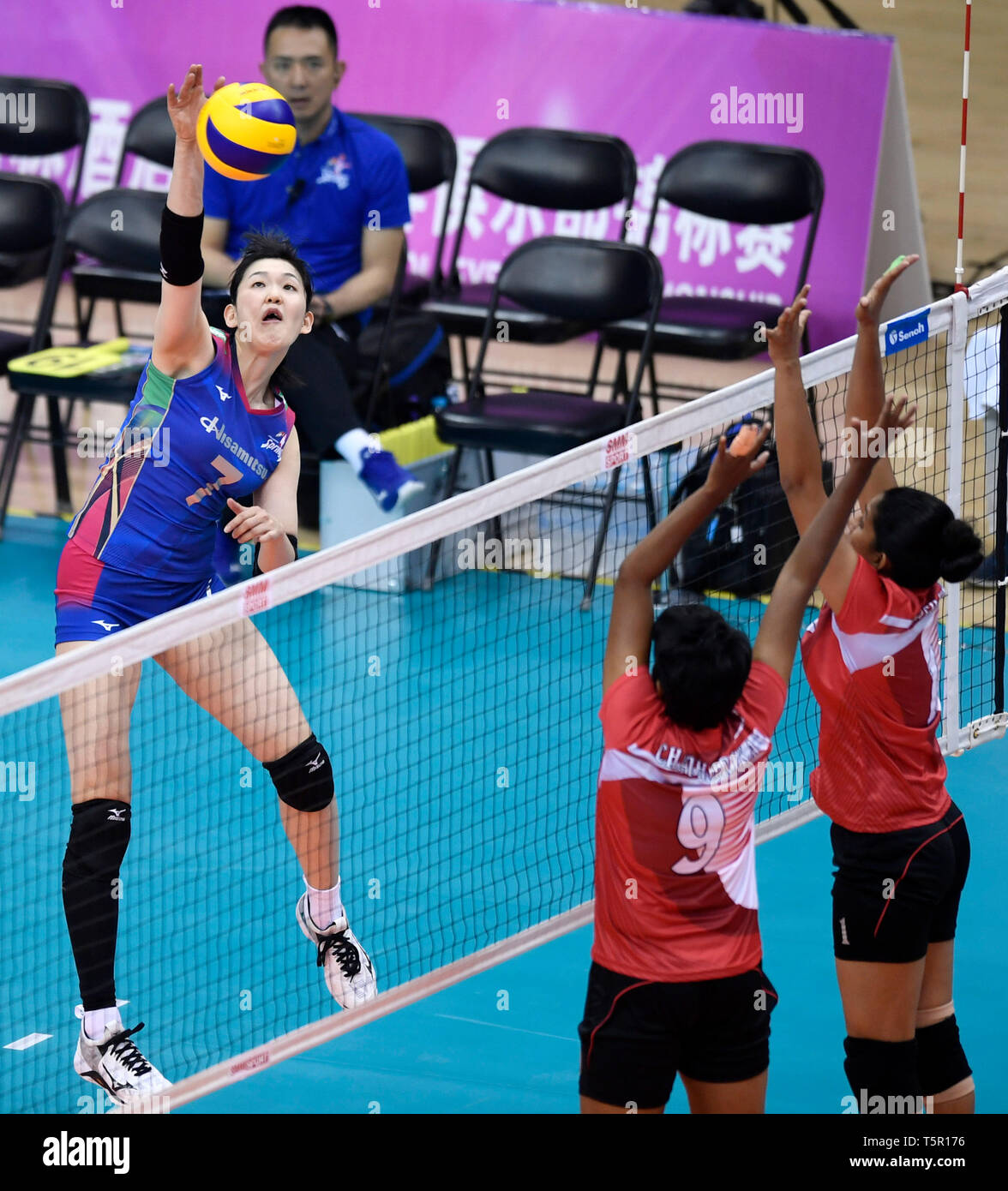 Tianjin. 27th Apr, 2019. Hisamitsu Seiyaku Springs' Inoue Arisa (L ...