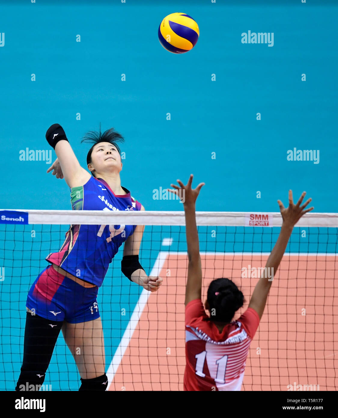 Tianjin. 27th Apr, 2019. Hisamitsu Seiyaku Springs' Nakagawa Miyu (L ...