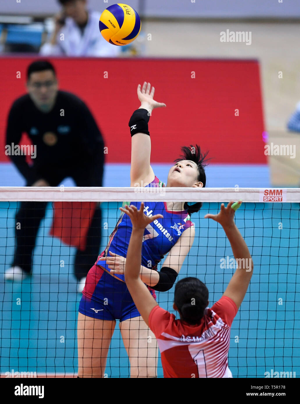 Tianjin. 27th Apr, 2019. Hisamitsu Seiyaku Springs' Inoue Arisa (L ...