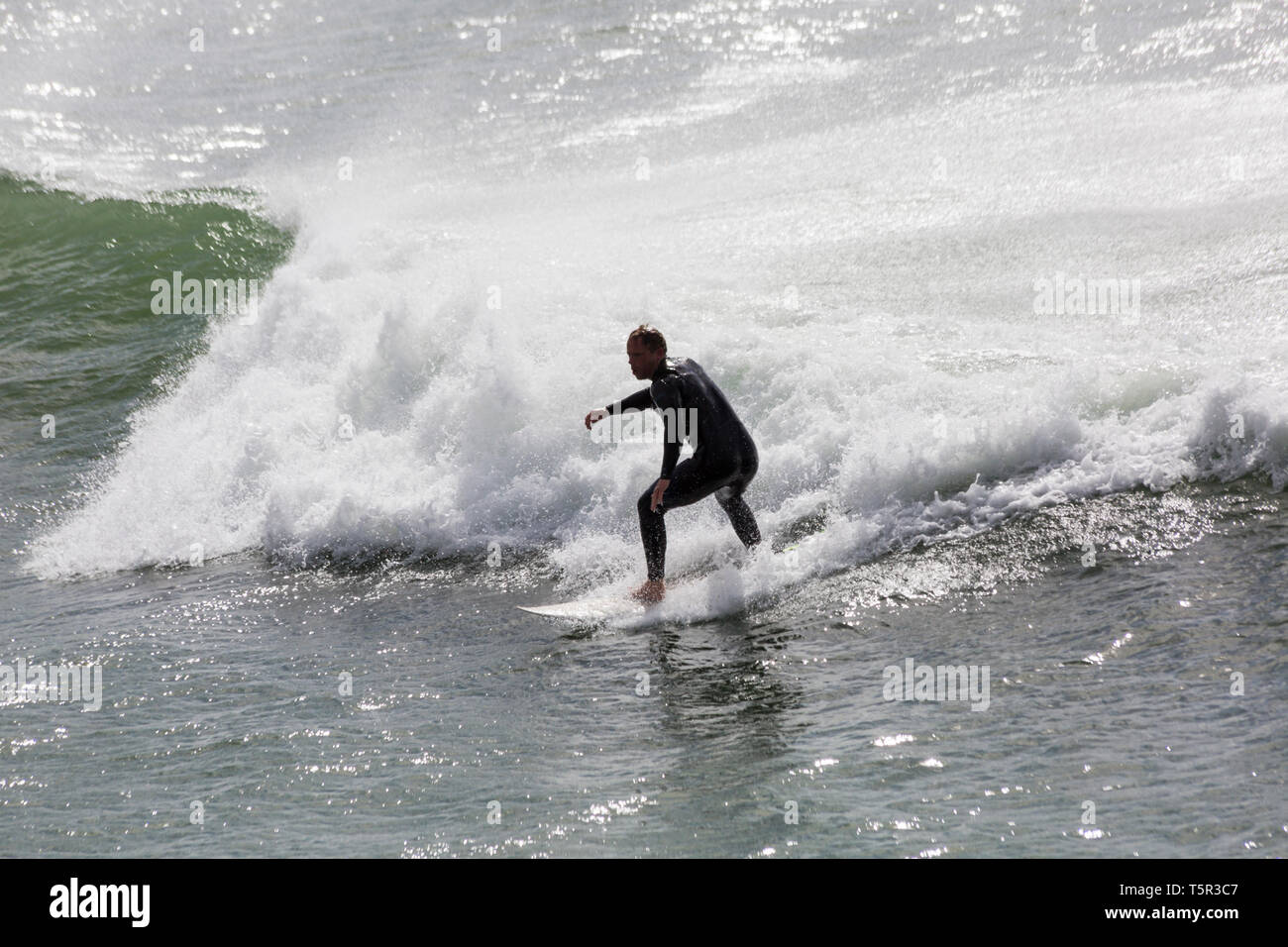Bournemouth, Dorset, UK. 27th Apr 2019. UK weather: blustery winds with ...