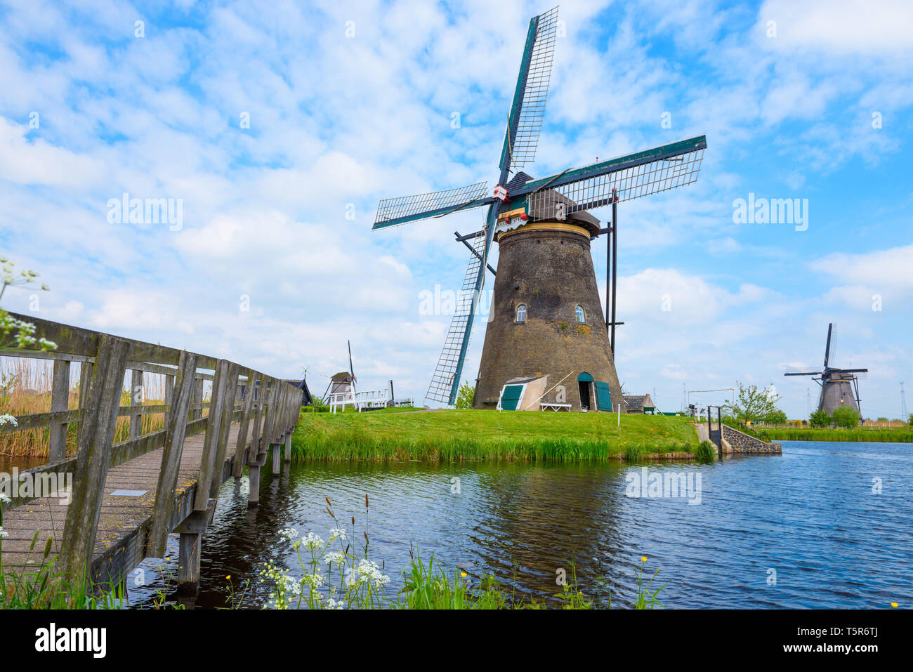 The windmills of kinderdijk near rotterdam in the netherlands hi-res ...