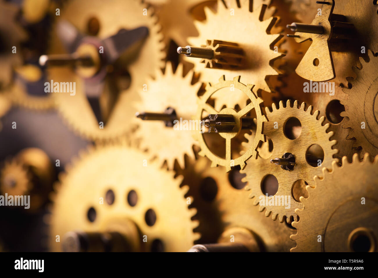 Cogs mechanics hi-res stock photography and images - Alamy