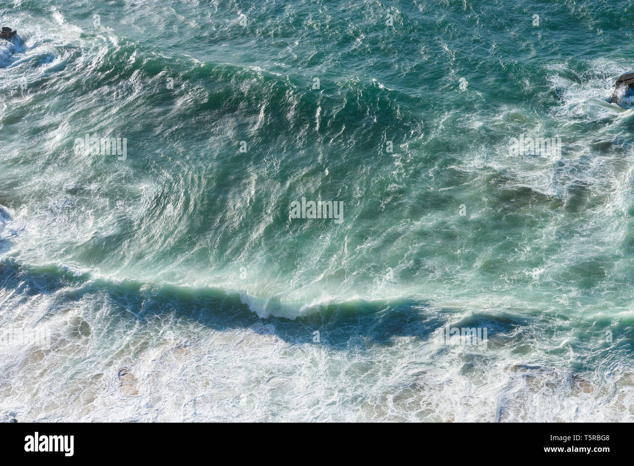 Birds eye view waves crushing hi-res stock photography and images - Alamy
