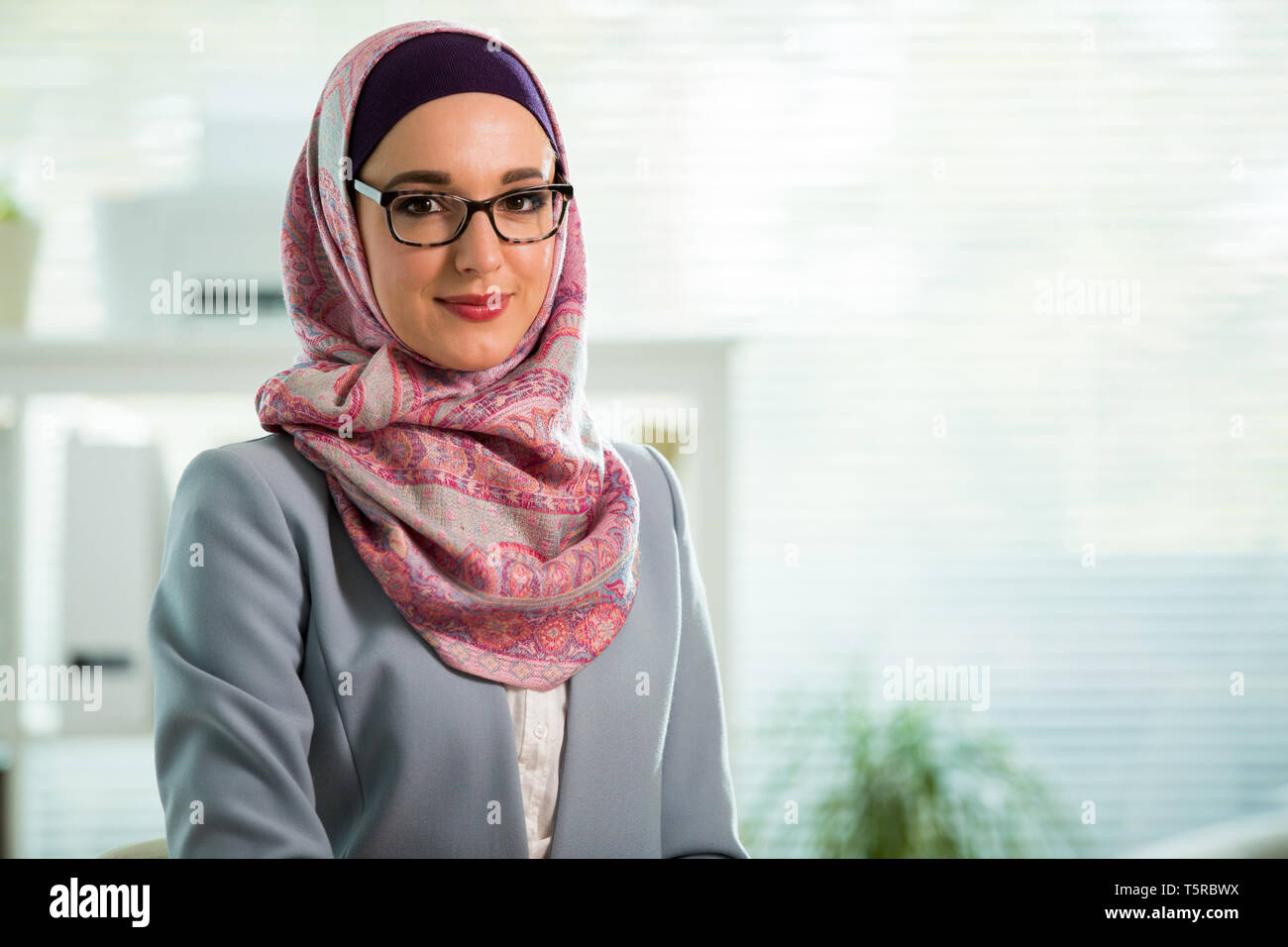 Islamic suit hi-res stock photography and images - Alamy