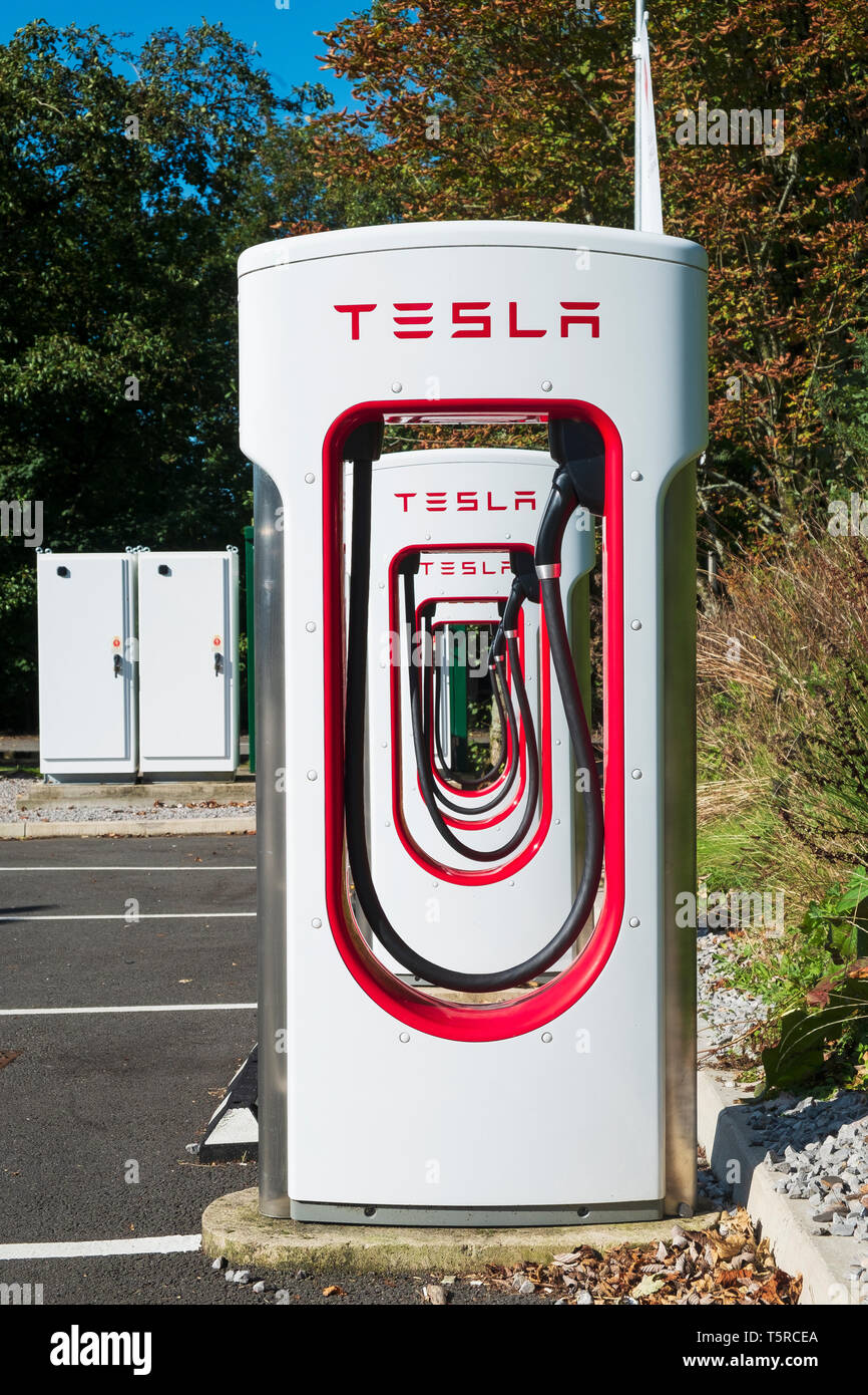 tesla charging station Stock Photo - Alamy