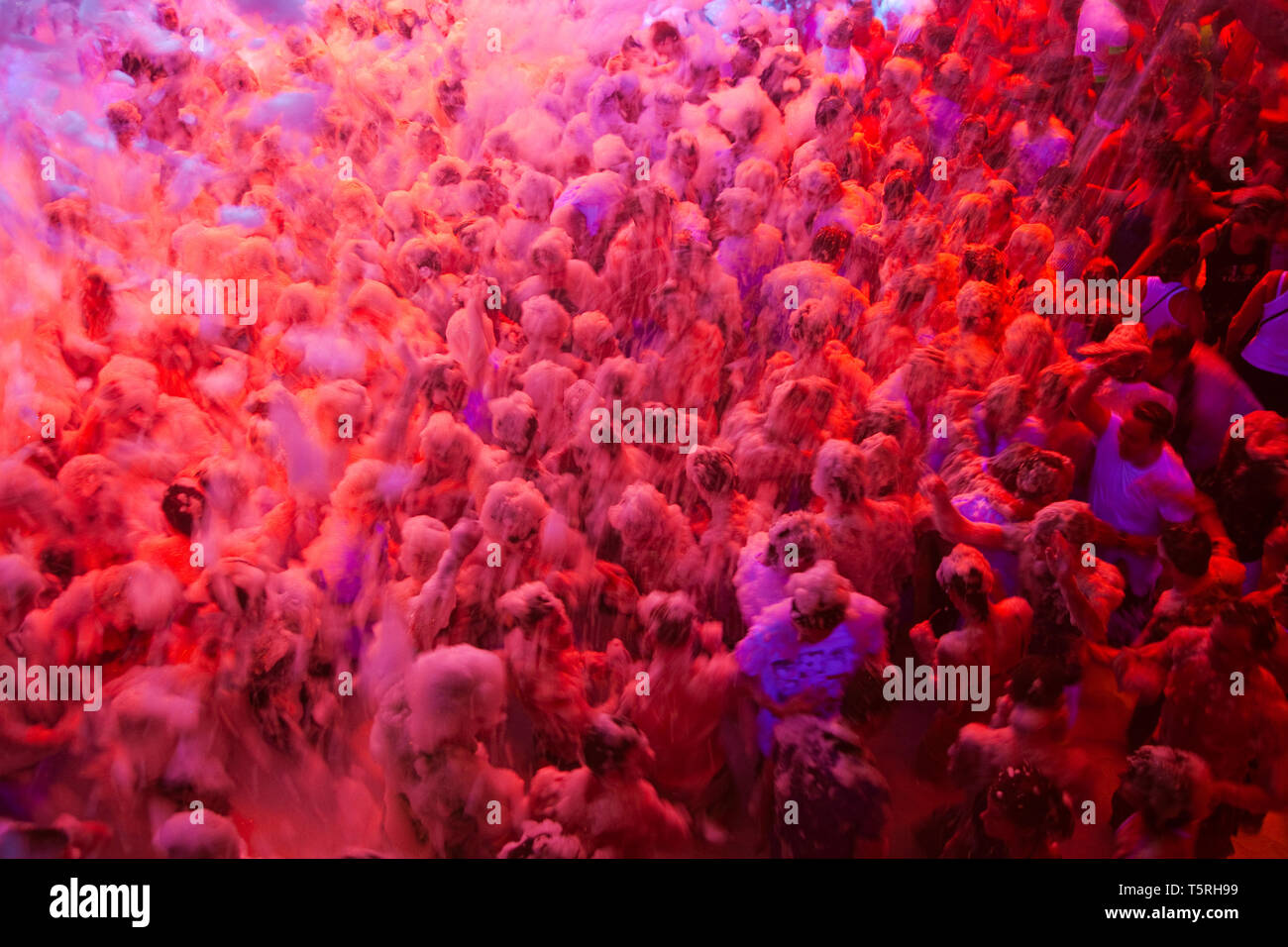 Foam party nightclub hi-res stock photography and images - Alamy