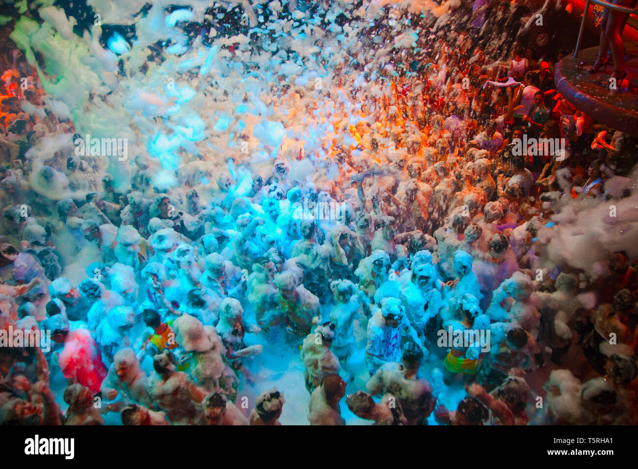Foam party nightclub hi-res stock photography and images - Alamy