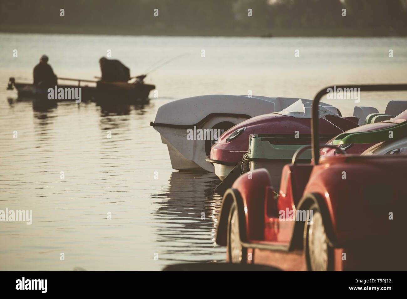 Row blue pedal boats hi-res stock photography and images - Alamy