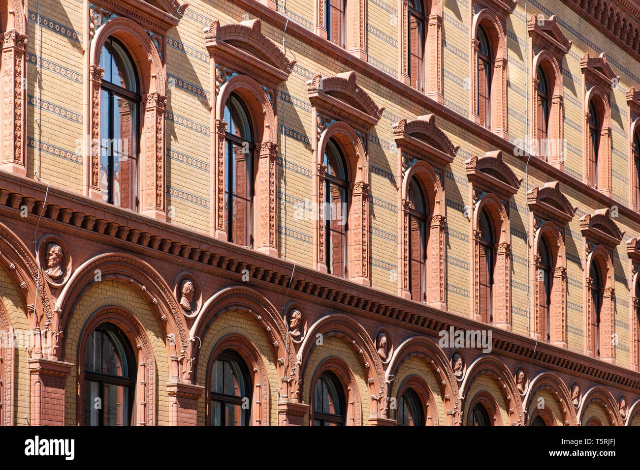 Facade historical hi-res stock photography and images - Alamy