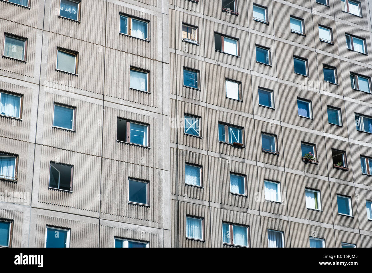 Building facade, Plattenbau, Berlin - precast concrete slabs house ...