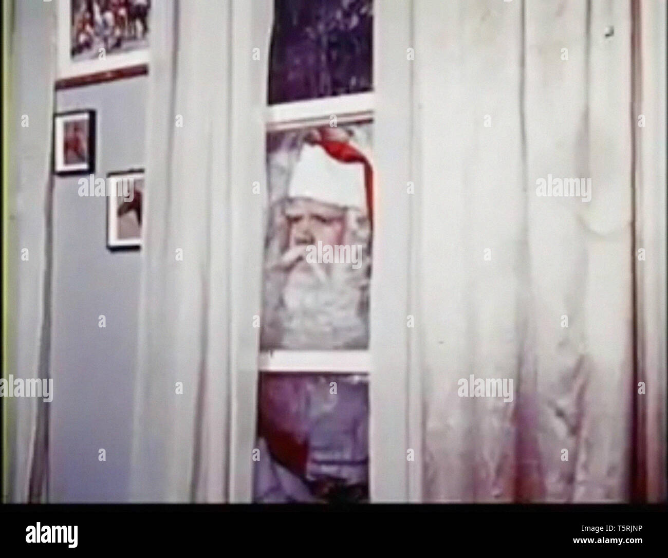 Santa reindeer 1950s hi-res stock photography and images - Alamy