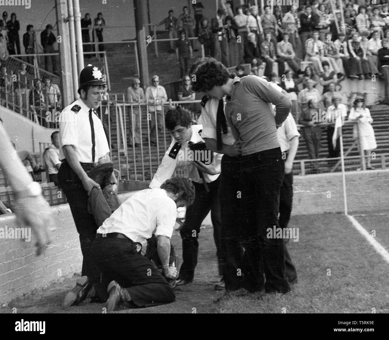 Football hooligans fighting uk Black and White Stock Photos & Images ...